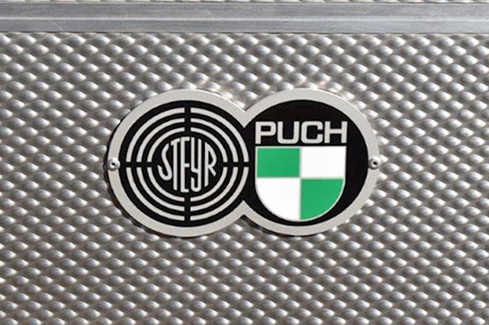STEYR PUCH EMBLEM ALU 130X75MM
